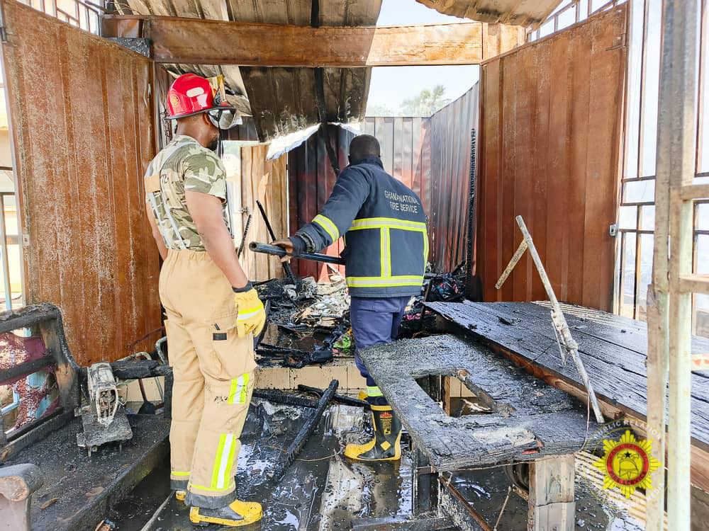 Fire destroys several structures at Tema Community 1, site 17 ...