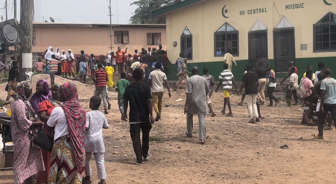 Ho Central Mosque temporarily shut down amid leadership disputes ...