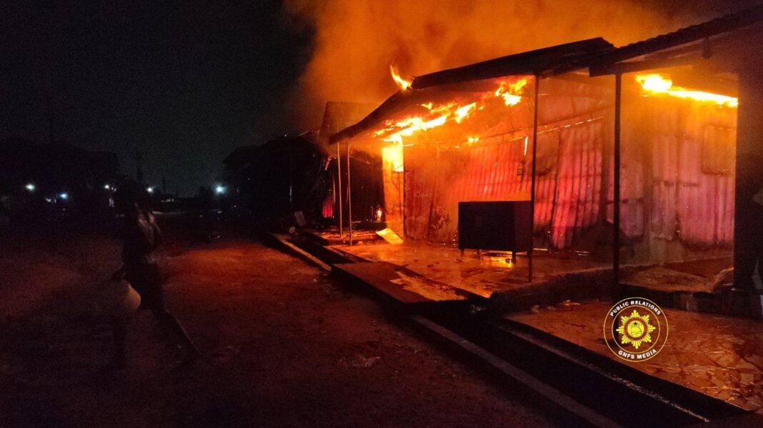 Fire destroys containers in Takoradi - Adomonline.com