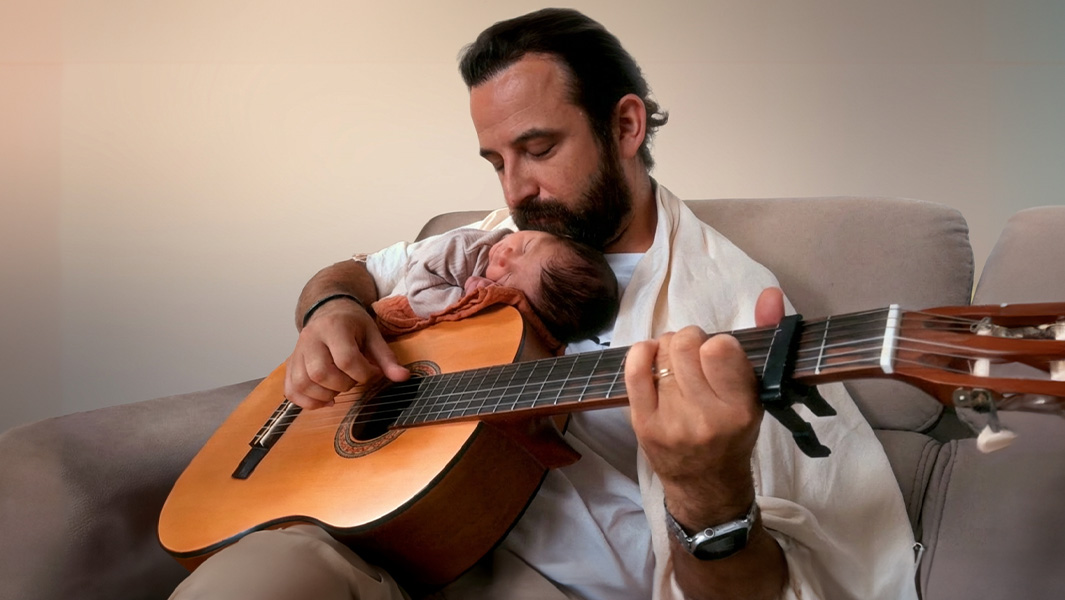 Musician pens beautiful tribute song that tells son "I love you" in ...